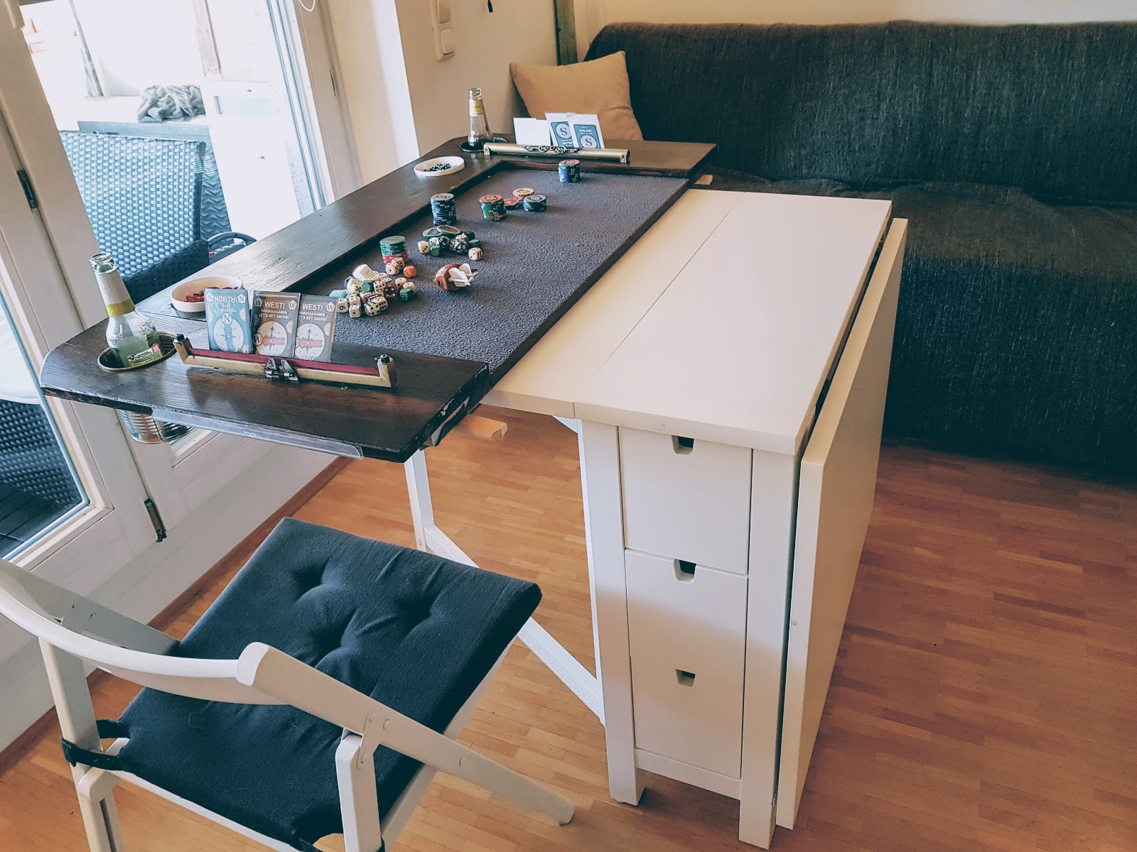 DIY with Ikea: Convertible Gaming Table