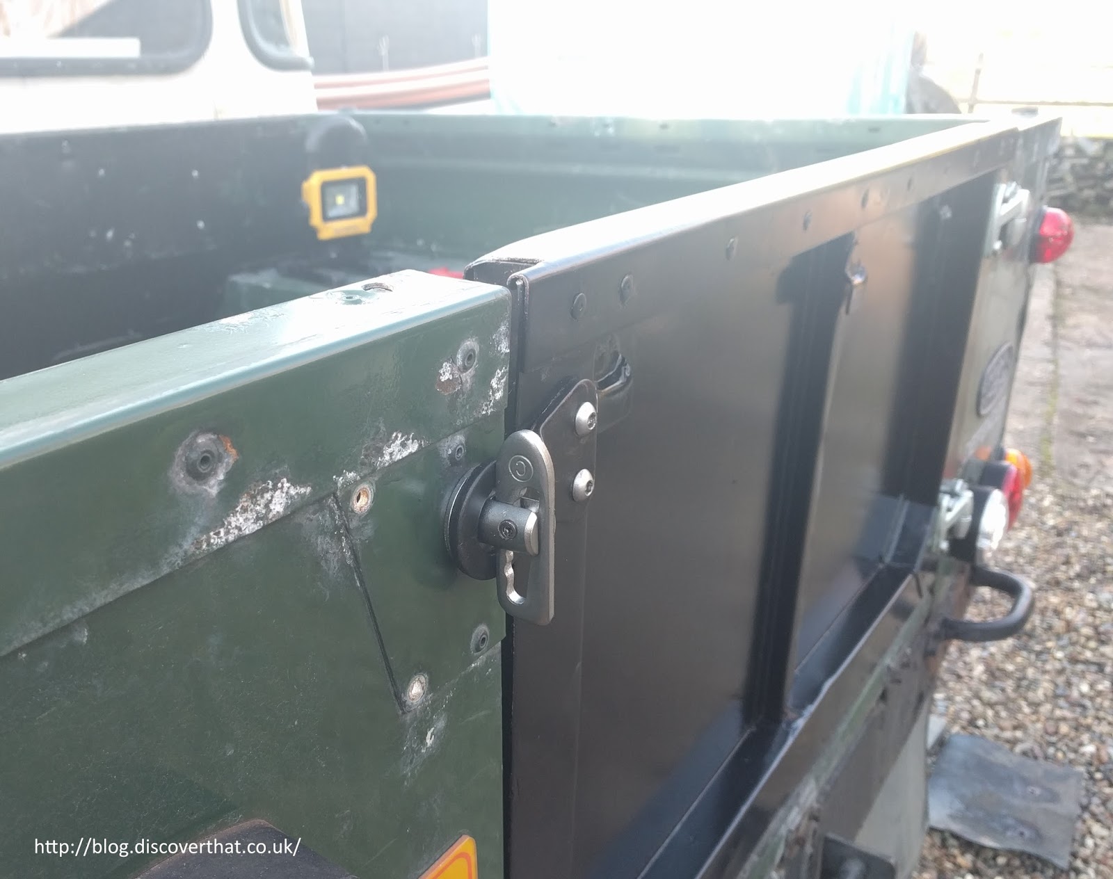 DiscoverThat - Journal: Side opening tailgate