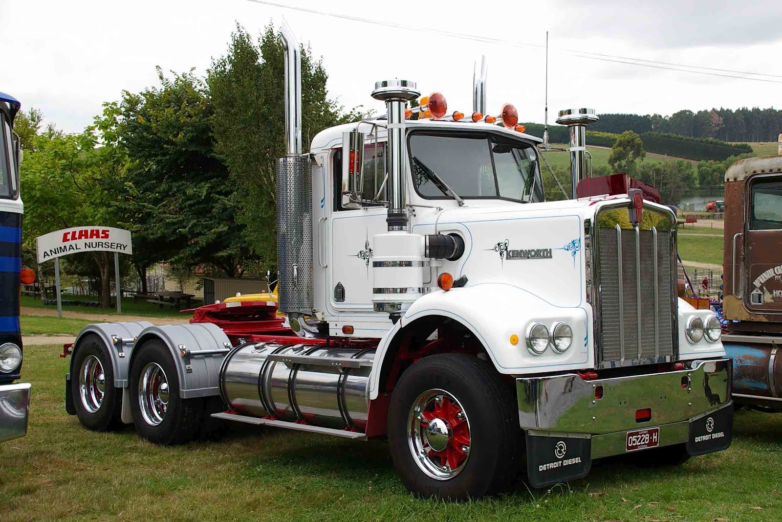 Historic Trucks: Trucks In Action 2012 - Kenworth to Studebaker