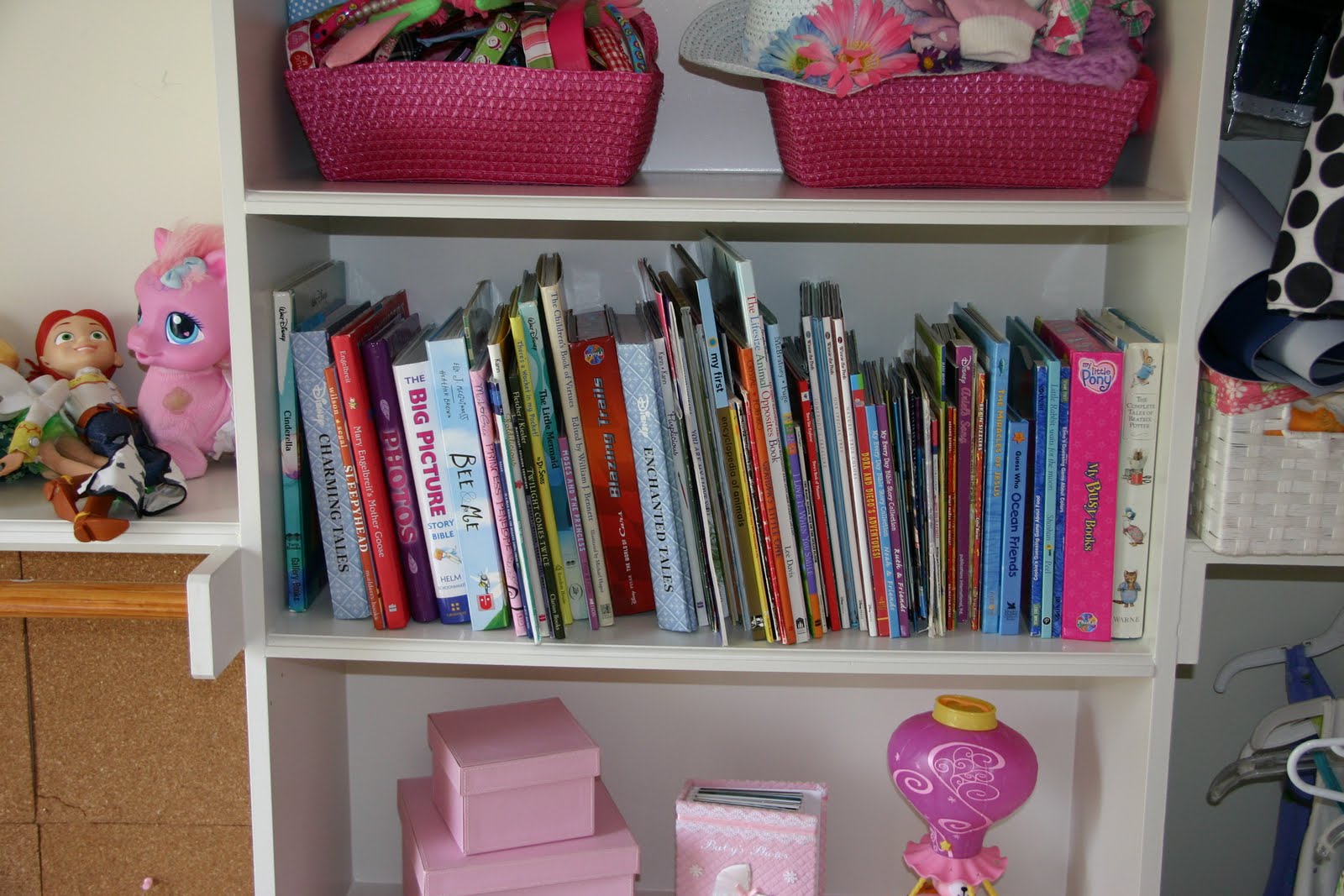 Cottage Blue Designs: Summer Reading Anyone?