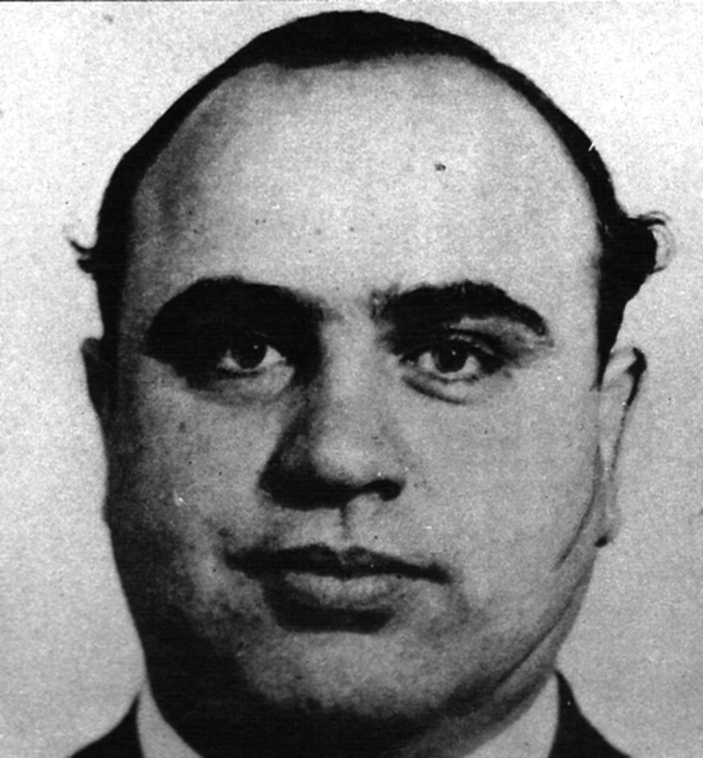 Mitos, Enigmas y Leyendas: AL CAPONE y la matanza de San Valentin