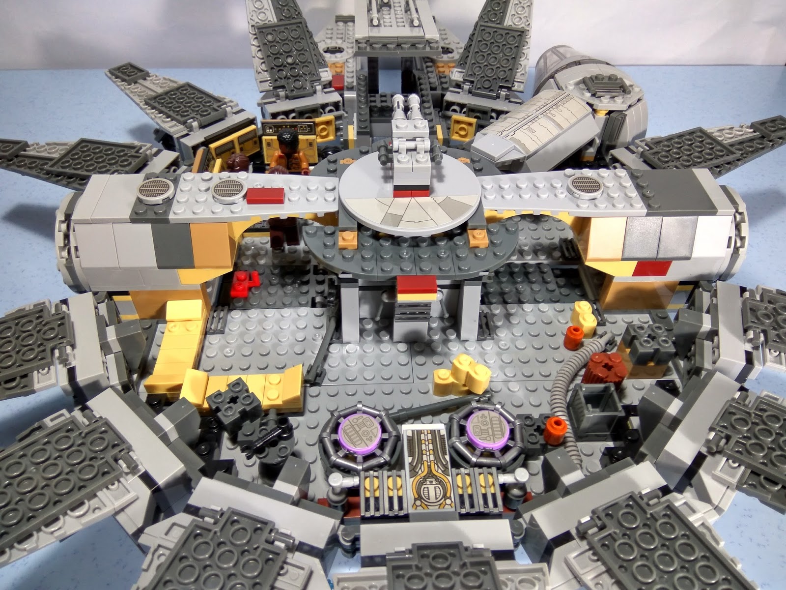 .: Monkeys Can Game :.: LELE 79211 STAR WART MILLENNIUM FALCON Review