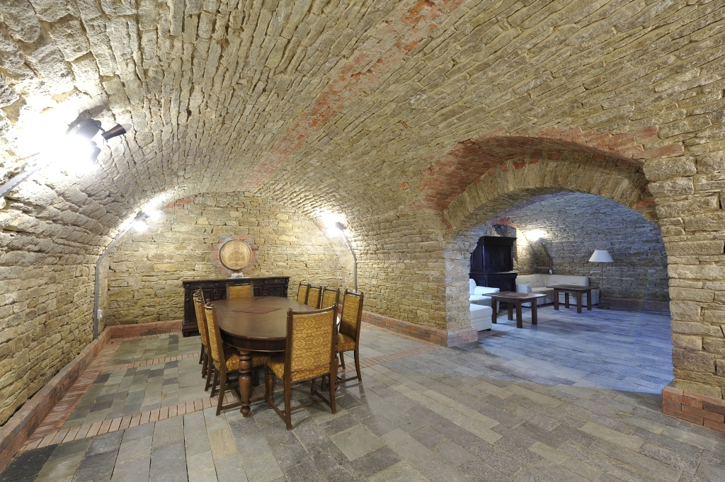 MONUMENTE ISTORICE DIN ROMANIA : Conacul Polizu