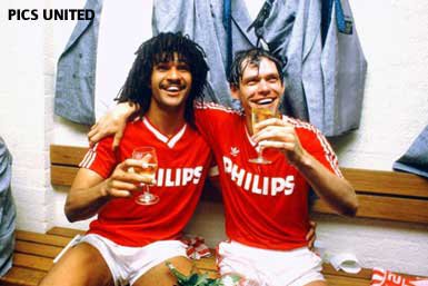 ANOTANDO FÚTBOL *: FOTOS HISTÓRICAS DEL PSV EINDHOVEN I