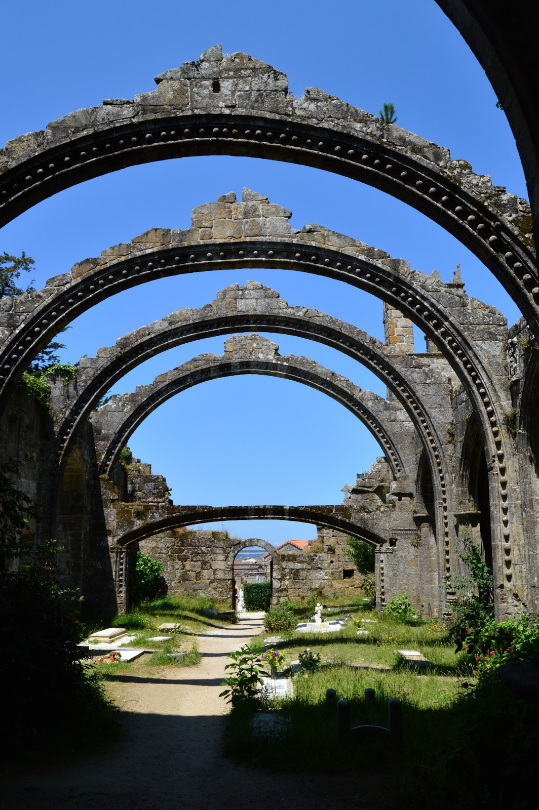 Turismo Enxebre: Ruinas de Santa Maria Dozo