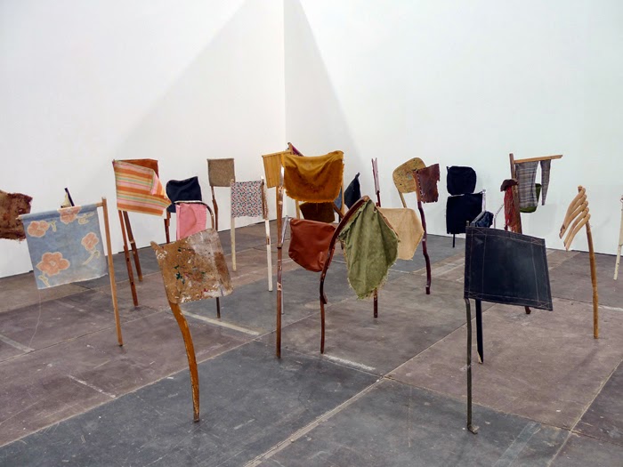 ARTISTONIA: GARETH MOORE - Neither Here Nor There