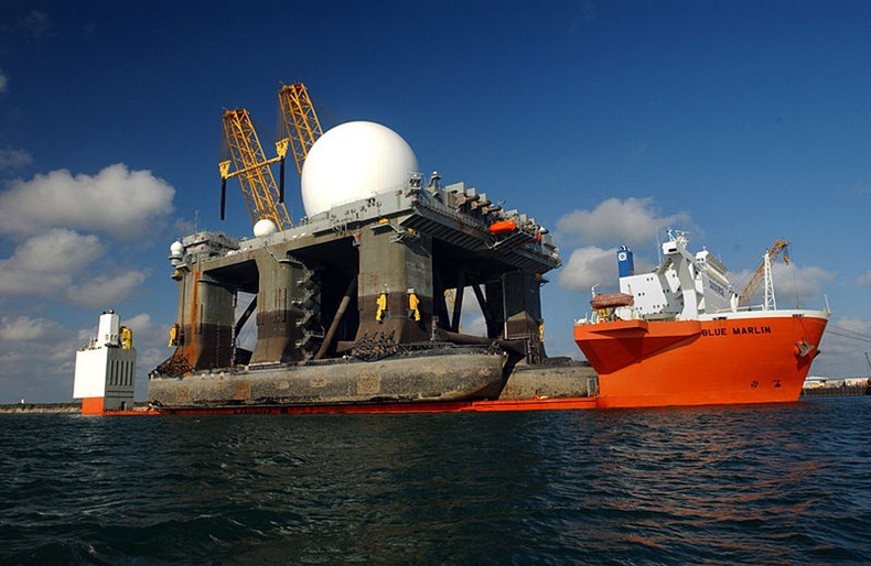 Heavy Lift Ships and their Impossibly Large Cargoes