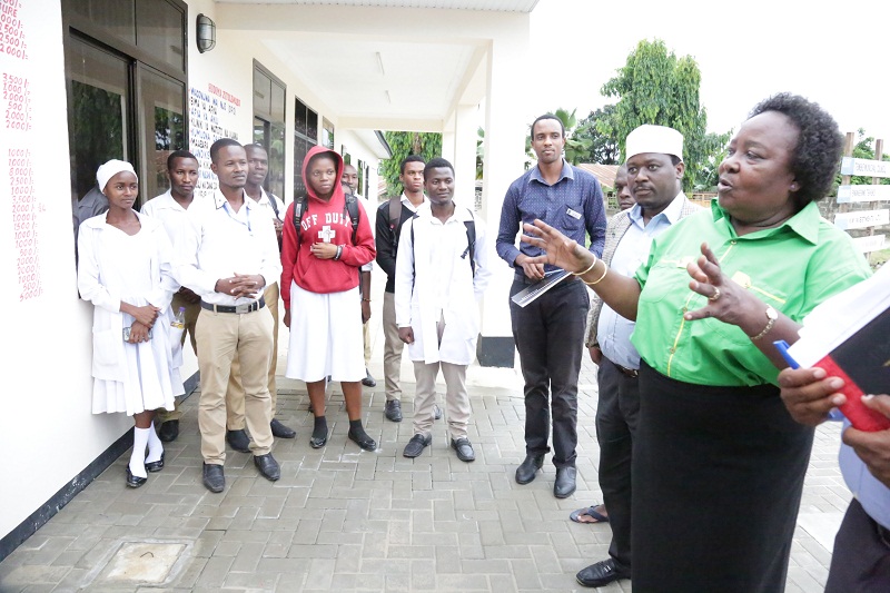 ZIARA YA MWENYEKITI WA CCM MKOA WA DAR ES SALAAM KATE KAMBA, KUKAGUA ...