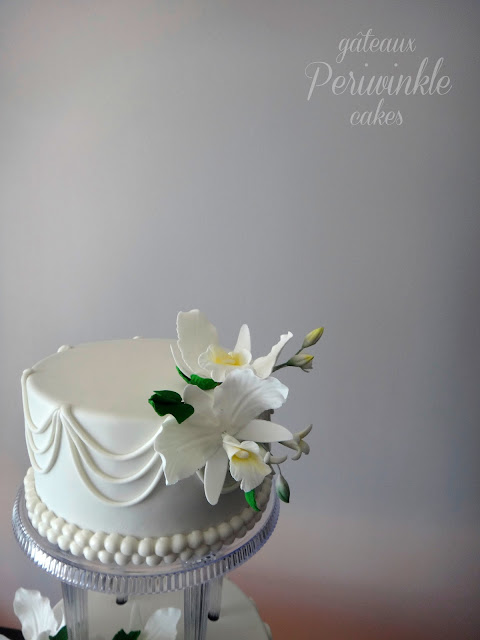 Periwinkle Cakes: Traditional Wedding Cake