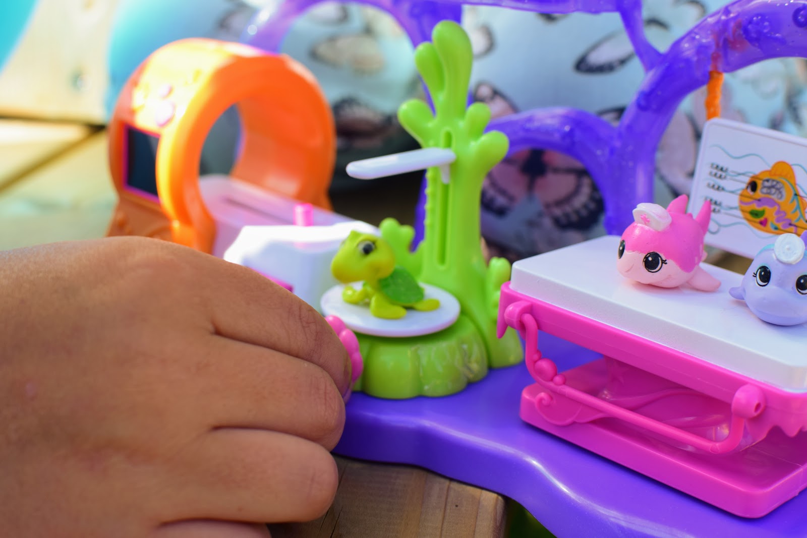 Splashlings Medical Clinic Play Set and Mermaid and Friends Set Review ...