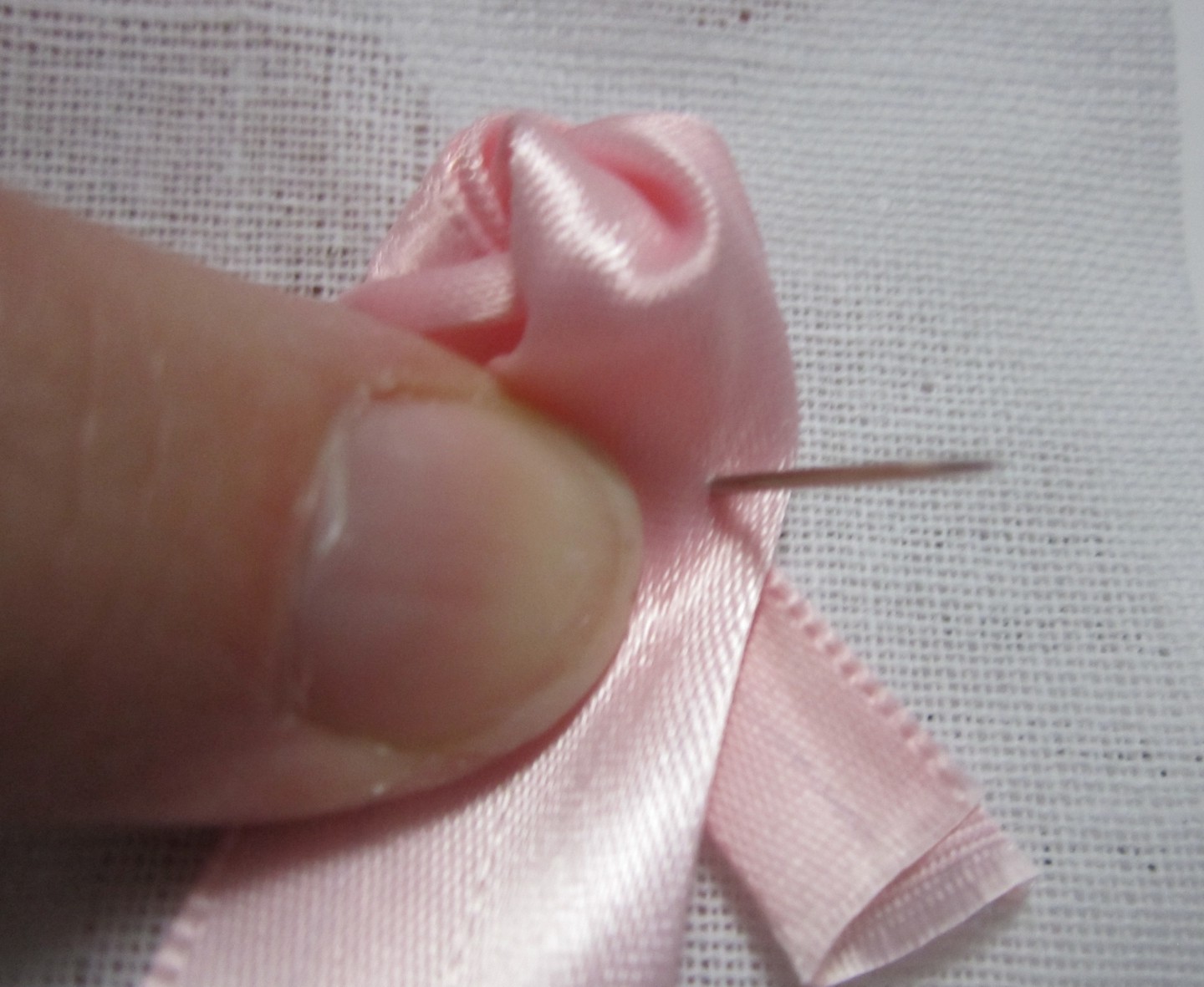Ravings of a Mad Crafter: How to Make a Flat Ribbon Rose