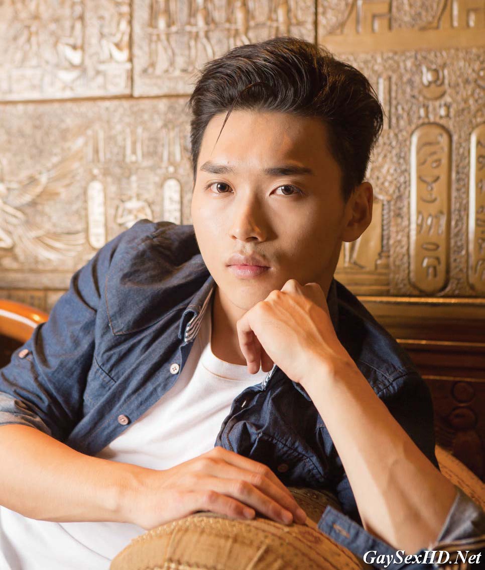 HOT MALE MODELS: Blue Photo Magazine No.1