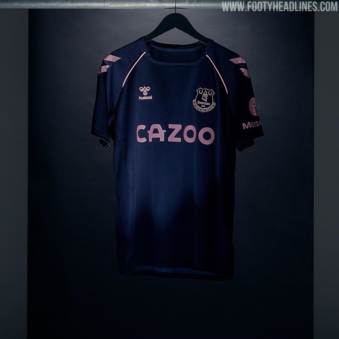 Pretty Pink: 2 Hummel Everton 20-21 Training Kits + Full Collection ...