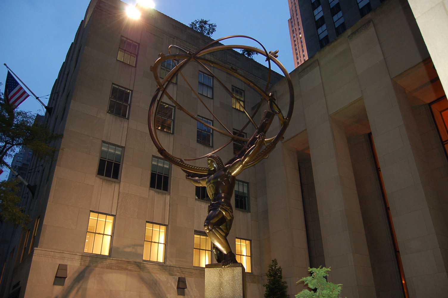 Gino & Leslie: Sculpture Obsessed Siblings: Lee Lawrie. "Atlas"