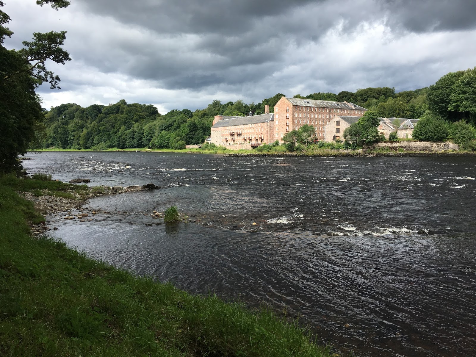 Stanley Beats River Tay : Pitlochrie Beat . River Tay