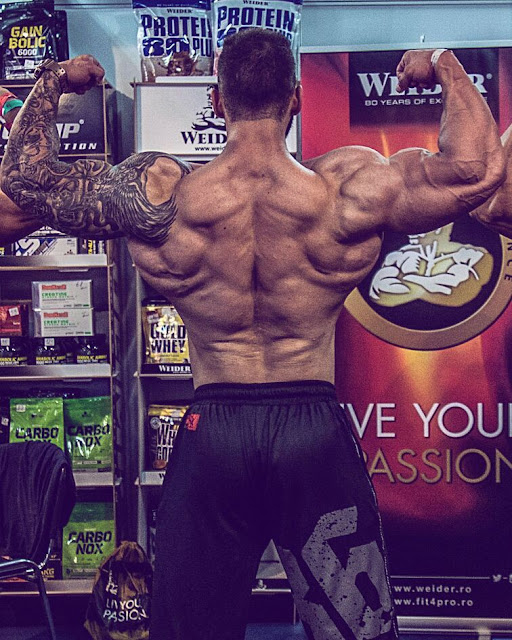 Muscle Lover: Romanian muscle hunk Roberto Alexandru (2)