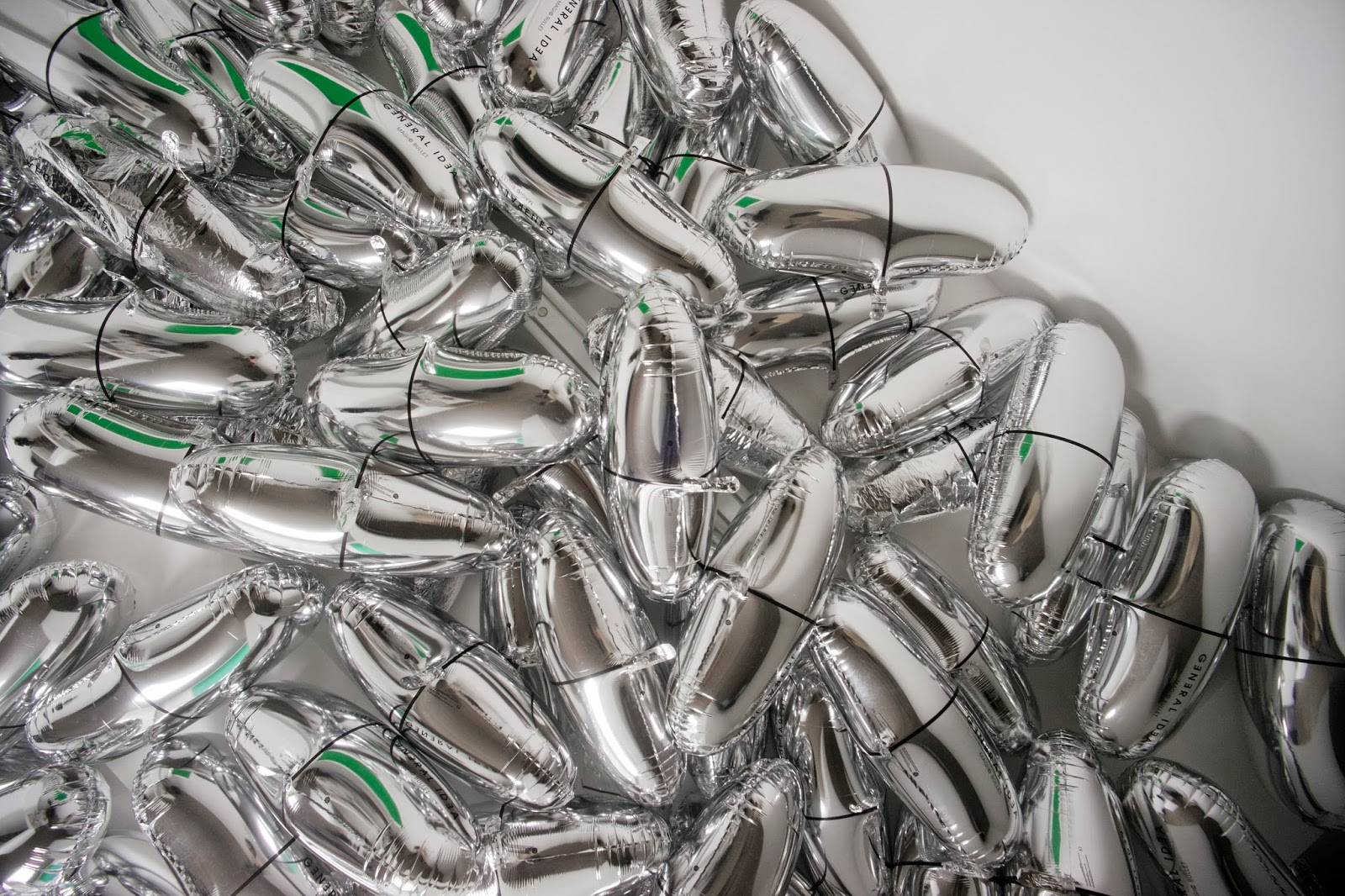 J u n e J o o n J a x x: General Idea (Felix Partz, Jorge Zontal et AA ...