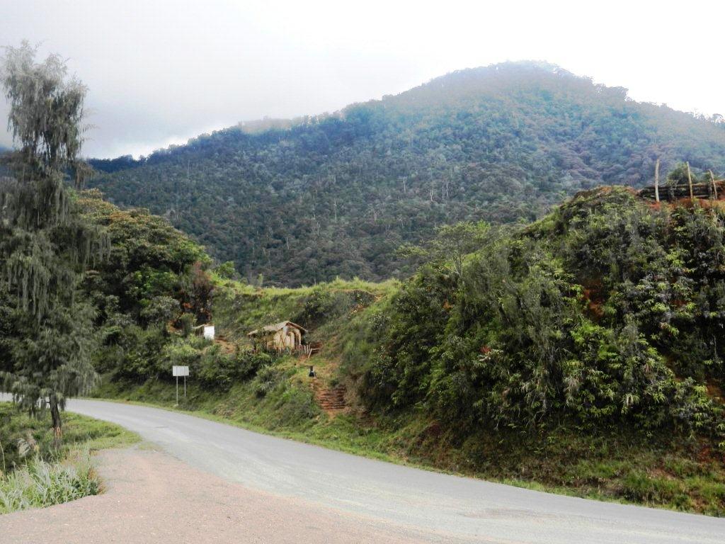 Malum Nalu: Postcards from Daulo Pass