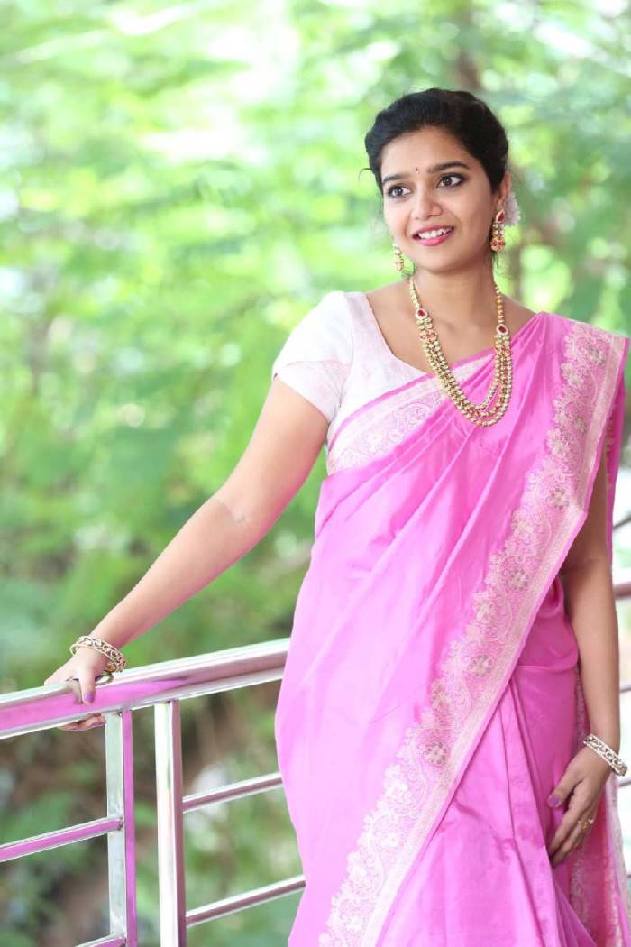 Swathi Reddy - Saree Stills At Tripura Movie Interview - South Indian ...