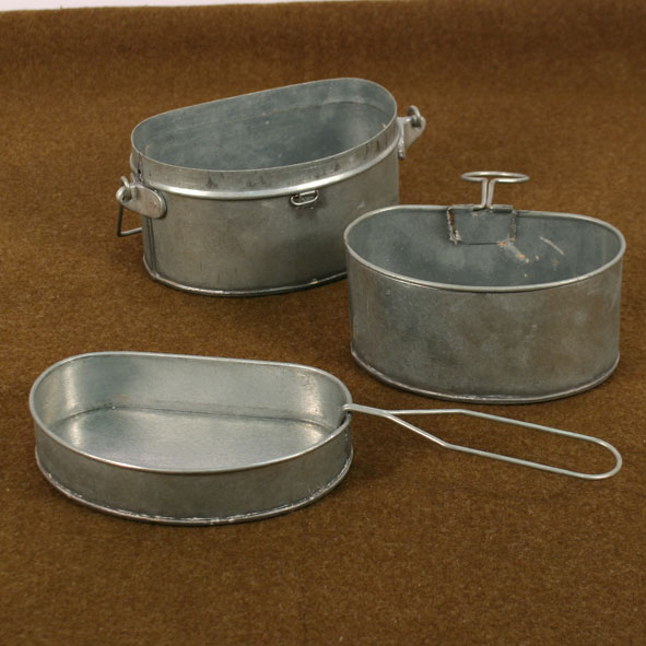Webbingbabel: British Army D Shaped Mess Tins WW1