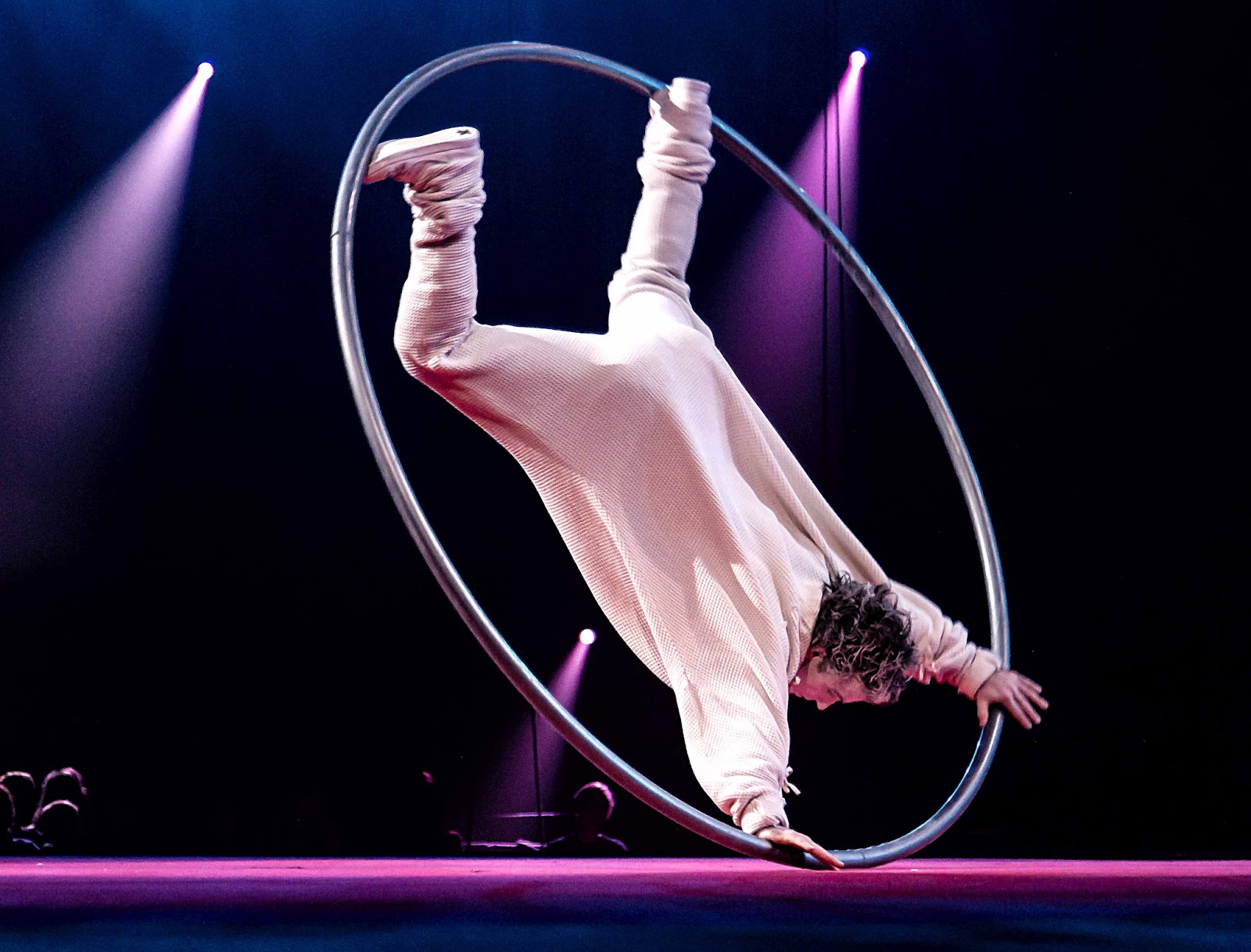 circus: Aimé MORALES (photos de Jean-Pierre Jerva)