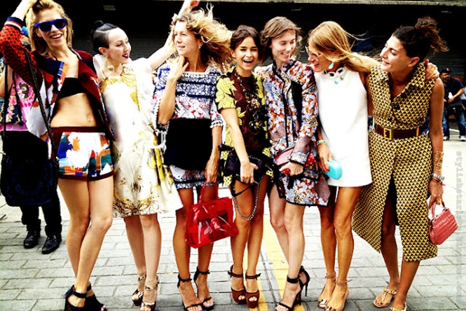 The Chic Crowd - Stylish Starlets