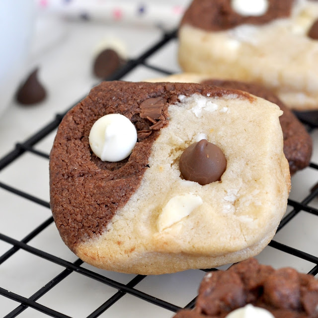 Cooking with Manuela: Yin-Yang Chocolate Chips Cookies