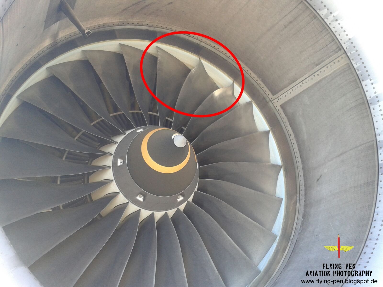 Flying Pen - Aviation Photography: SAFETY: FOD - a hidden threat!