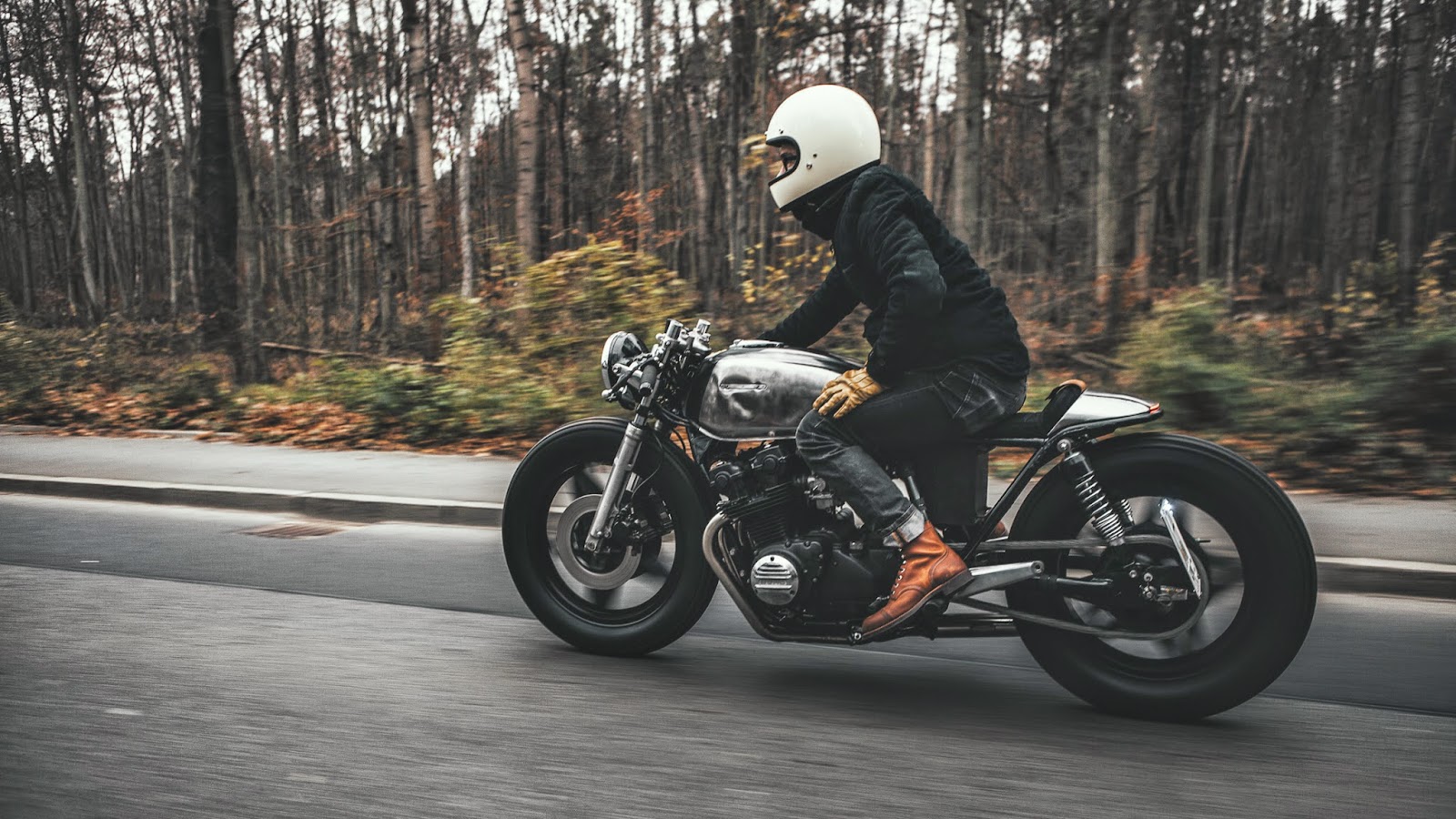 Hookie VI - RocketGarage - Cafe Racer Magazine