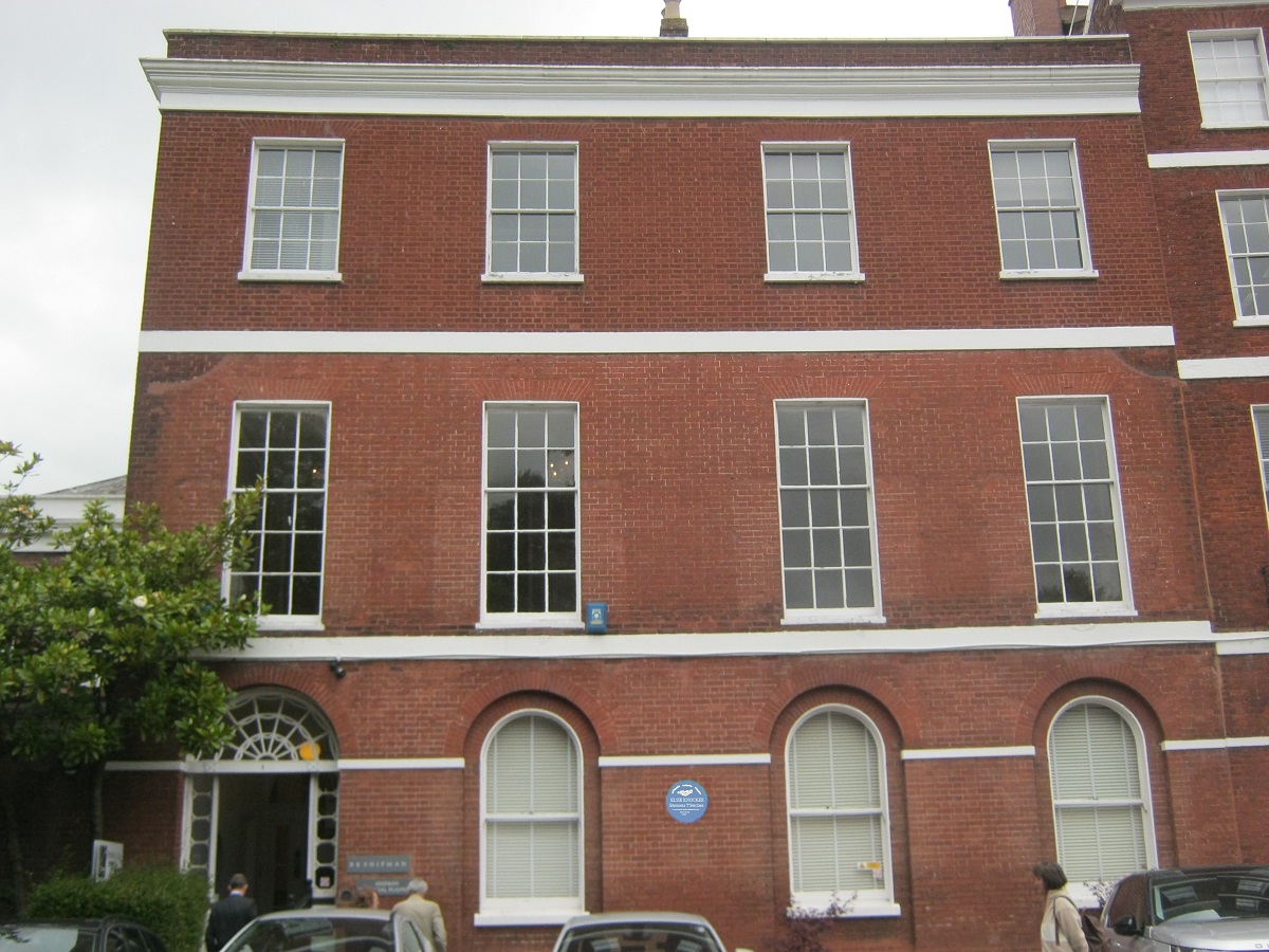 Devon bibliography: Elsie Knocker, Baroness de T'Serclaes