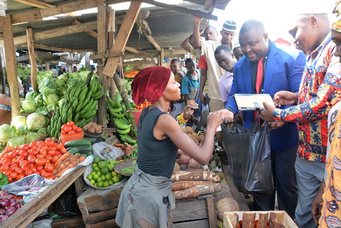 MANISPAA YA UBUNGO KUBORESHA SOKO LA SHEKILANGO - MICHUZI BLOG