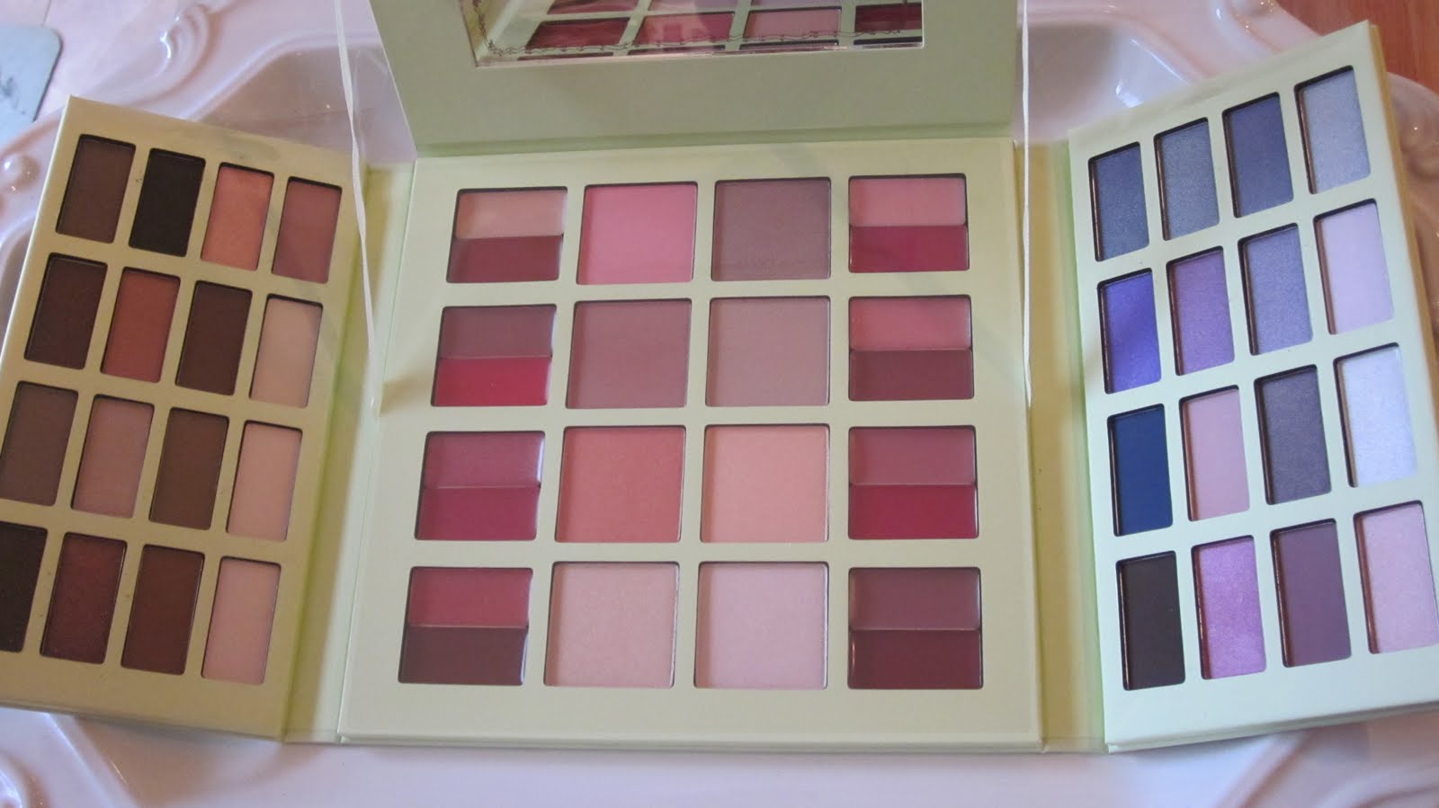 Peace. Love. Lipgloss.: PIXI Ultimate Beauty Kit