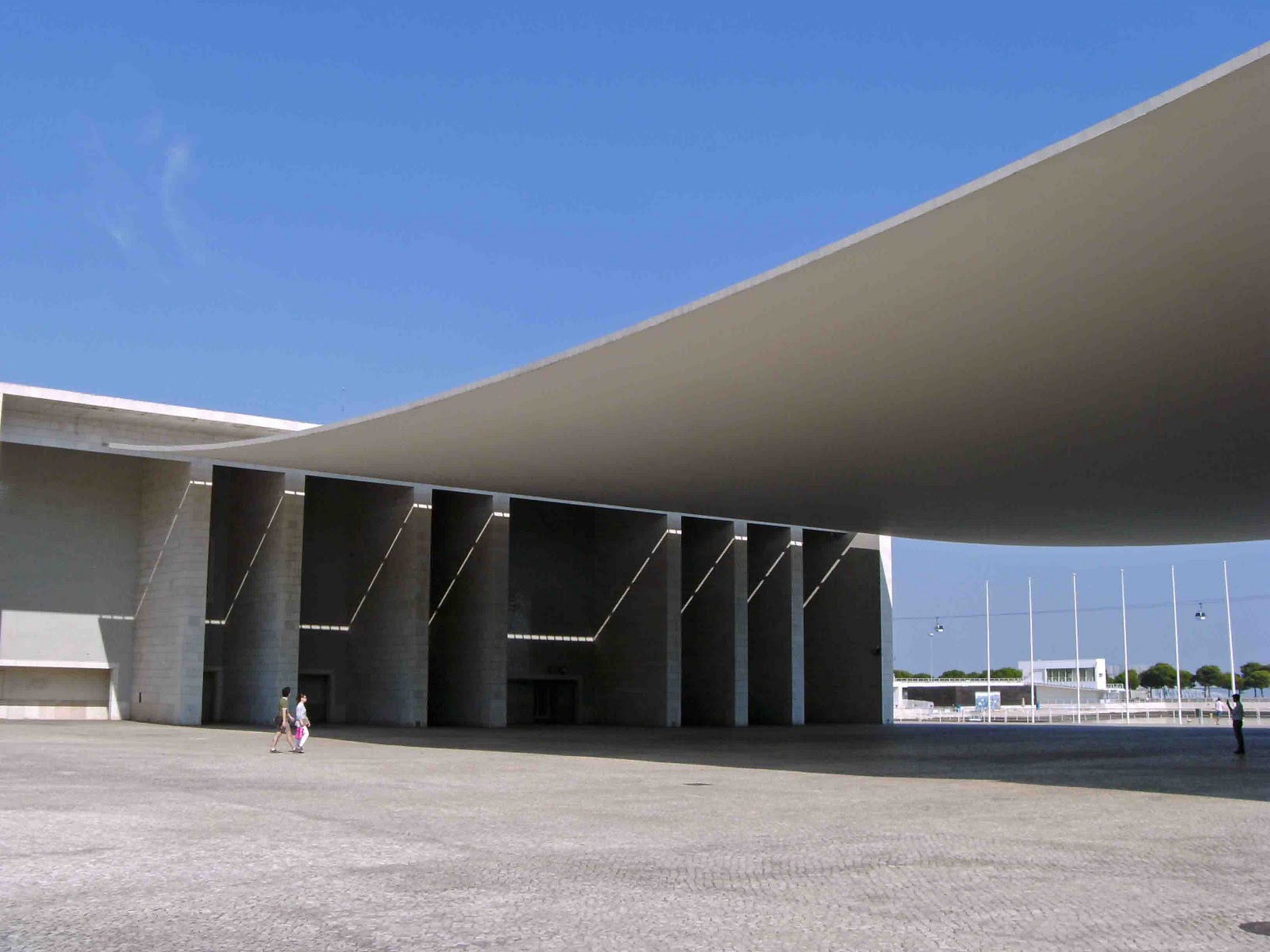 SY NOW: Rio Tejo, Tram und Expo - Lissabon