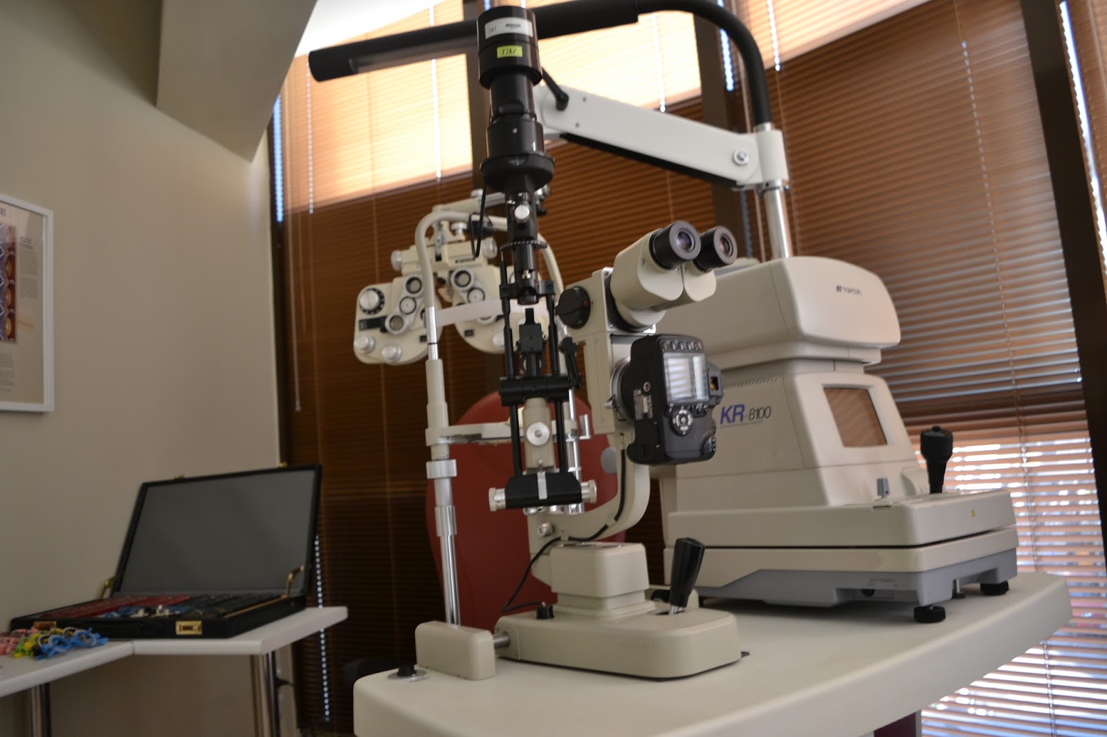 Οφθαλμίατρος Εύοσμος - Μπίκος Κωνσταντίνος: Υπηρεσίες