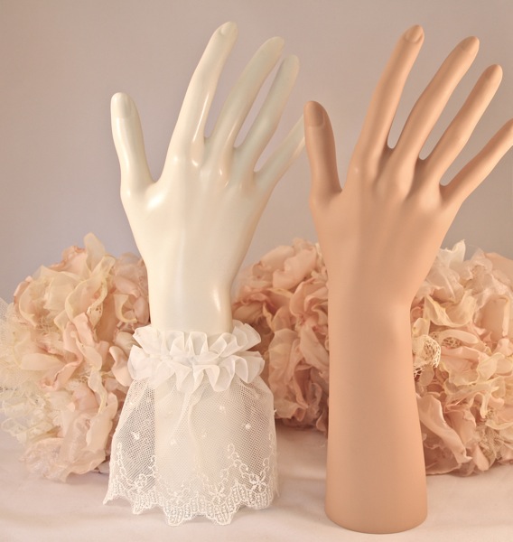 The Polka Dot Closet: Altering Hand Displays