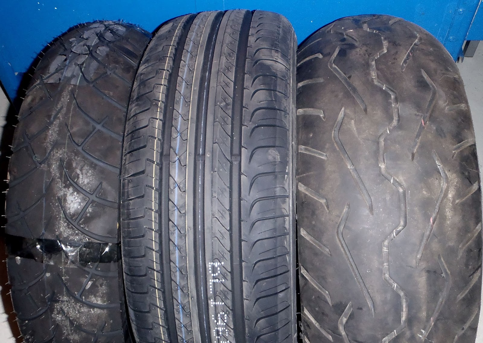 motomatin projektit: Dark Side eli auton rengas moottoripyörässä