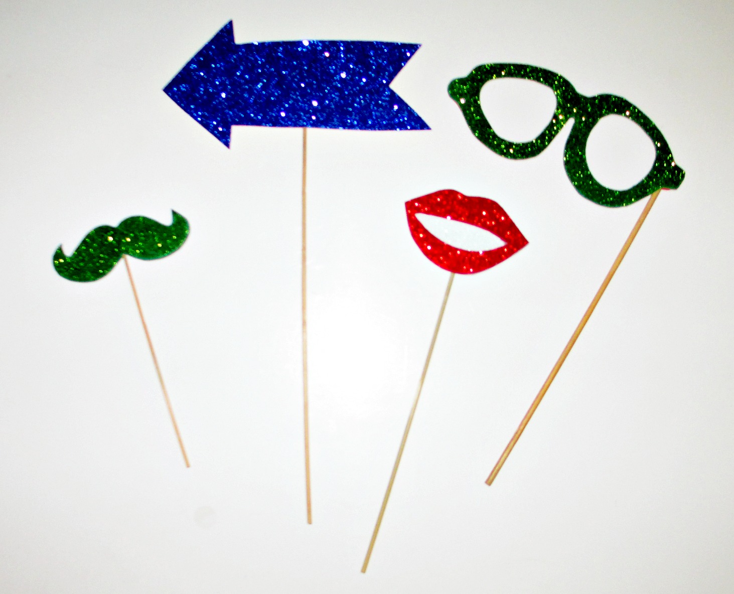 Diary of Seresha: DIY: Photobooth Props & Party