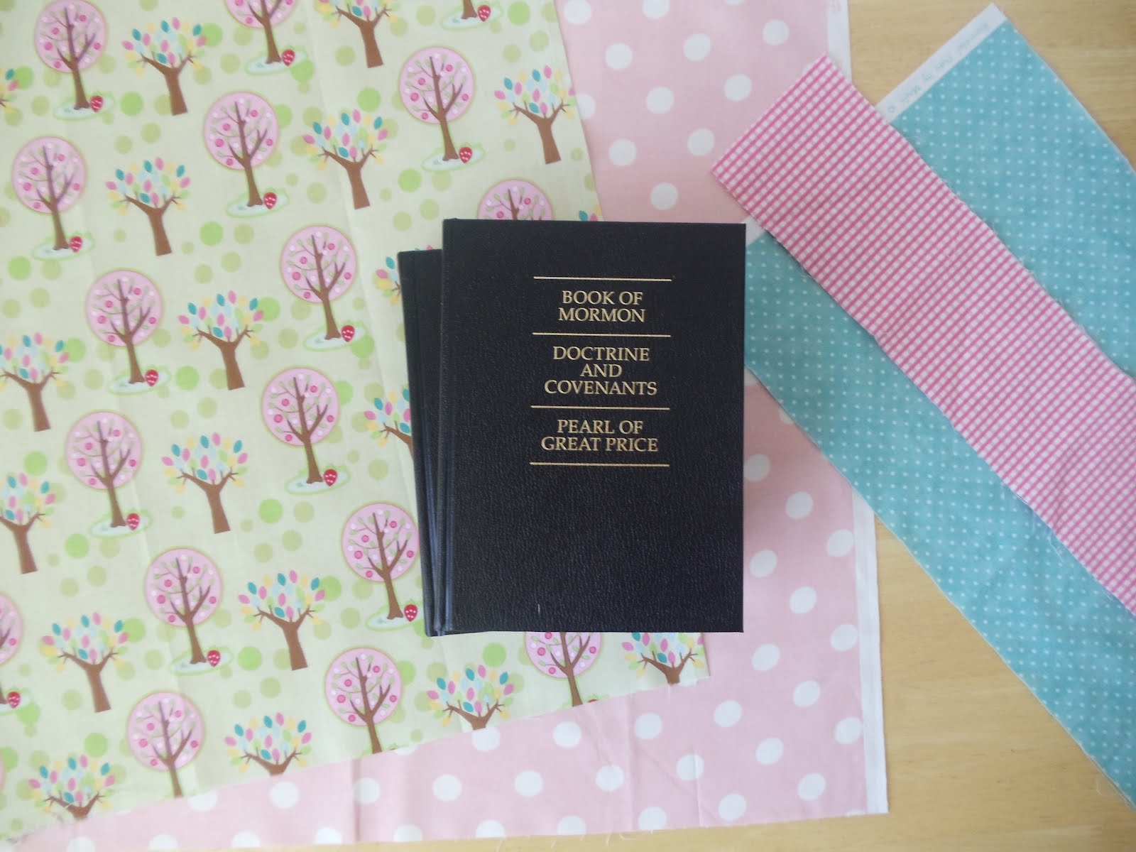 My Cotton Creations: Little LDS Scripture Tote Tutorial
