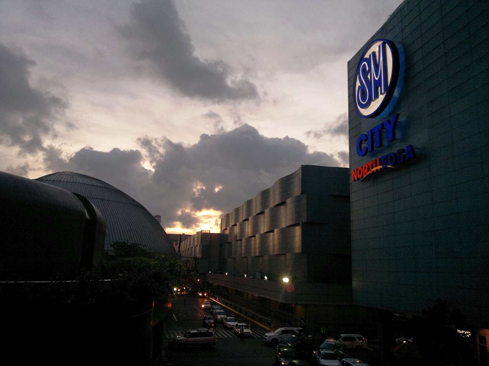 Travel and Places: SM City North Edsa ~ SCRATCH e-PAD!