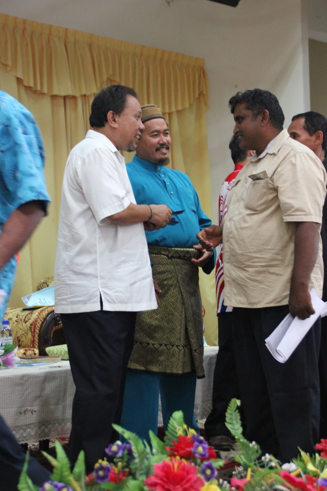 SMK JELAI: TERIMA KASIH YB DATO`ISMAIL LASIM(ADUN SENALING) MENYERAHKAN ...