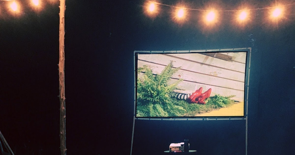 Outdoor Movie Night at the Country Cottage | Brooklyn Limestone