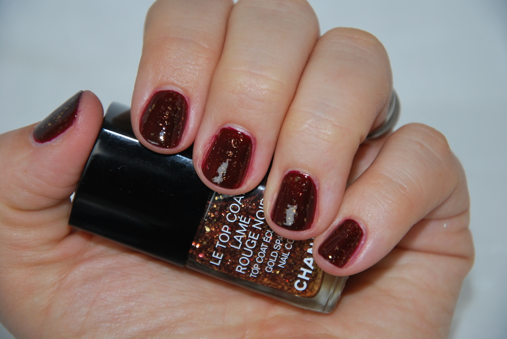 Schöne Nagellacke: Chanel Le Top Coat Lamé Rouge Noir