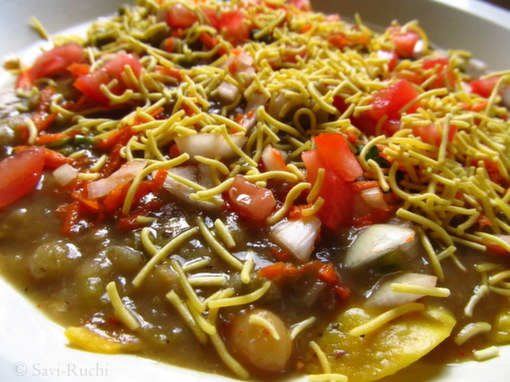 Savi-Ruchi: Masala Puri : A Bangalore Style Chaat Recipe