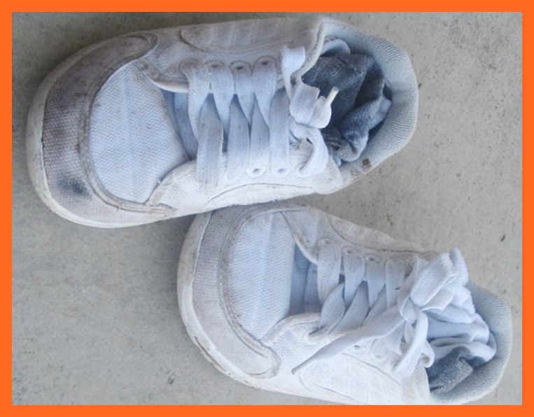 bahasa lambang bangsa: Aku Sepasang Kasut