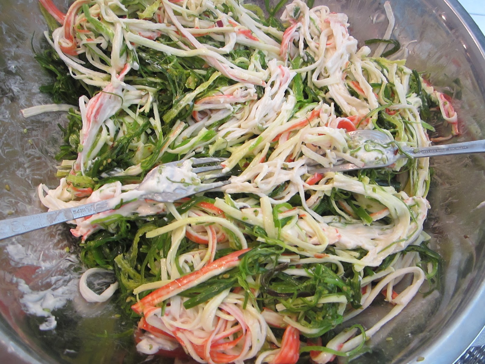 Effortnesslessly: Kani Salad