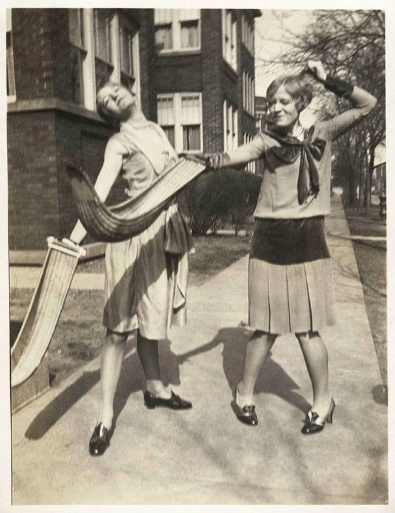 Go Outside and Play! 35 Candid Vintage Snapshots Capture People Having ...
