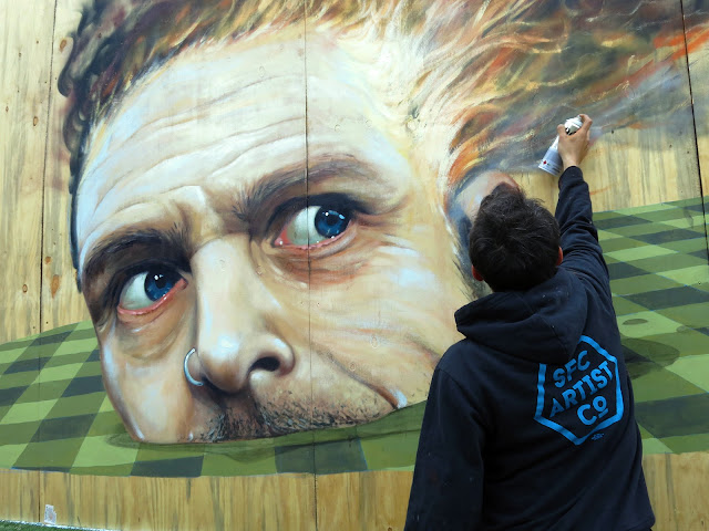 Martin Ron paints a new piece at Truman Brewery, London – StreetArtNews