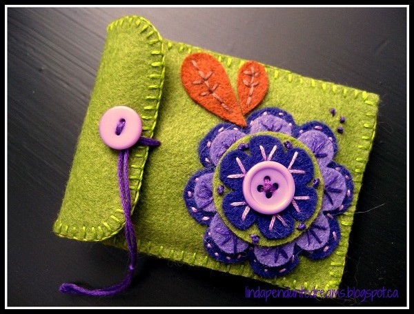 lindapendante dreams: Felt iPod Case