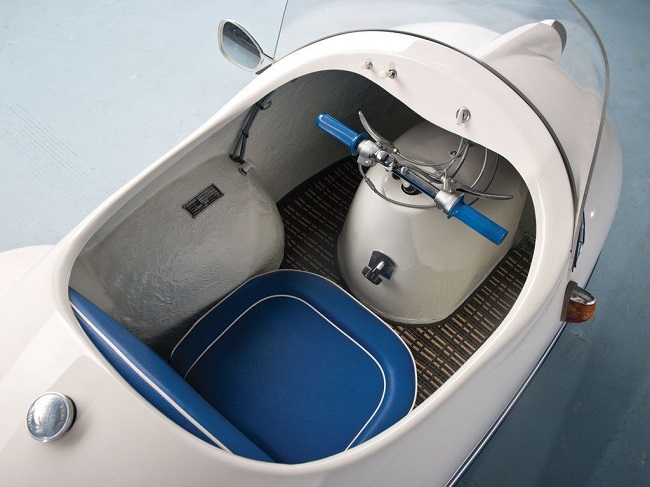 BRÜTSCH MOPETTA, EL COCHE MÁS PEQUEÑO HASTA LA LLEGADA DEL PEEL 50