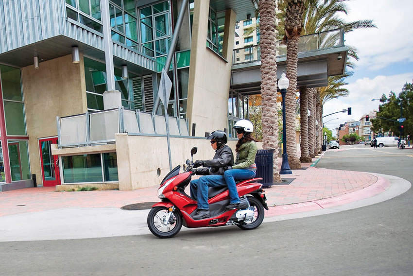 Info Modifikasi Motor: Candy Red 2011 Honda PCX 125